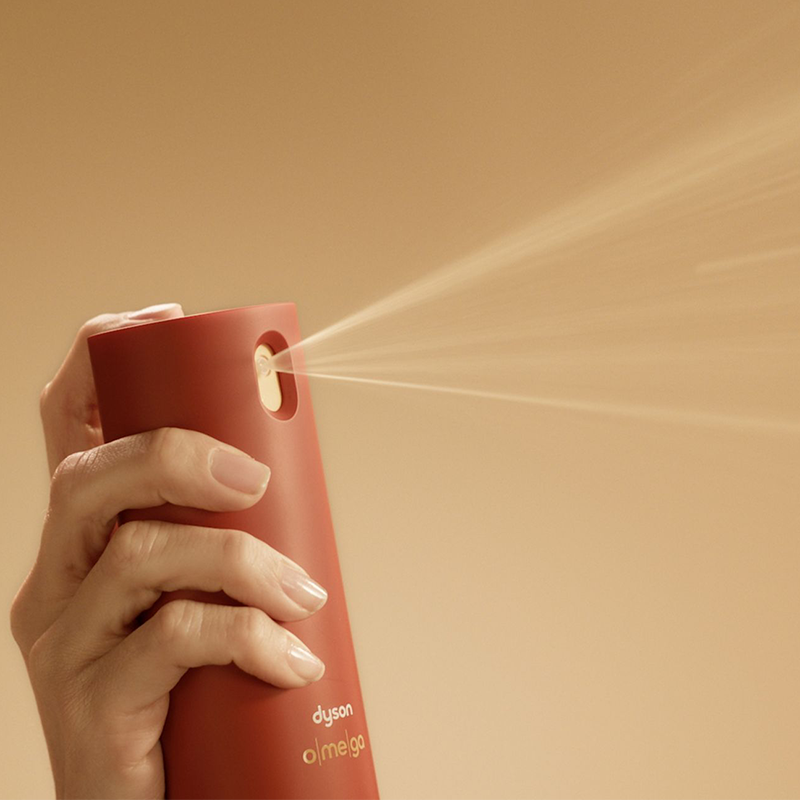 Dyson Omega™ Leave-In Spray | Lightweight Hydration